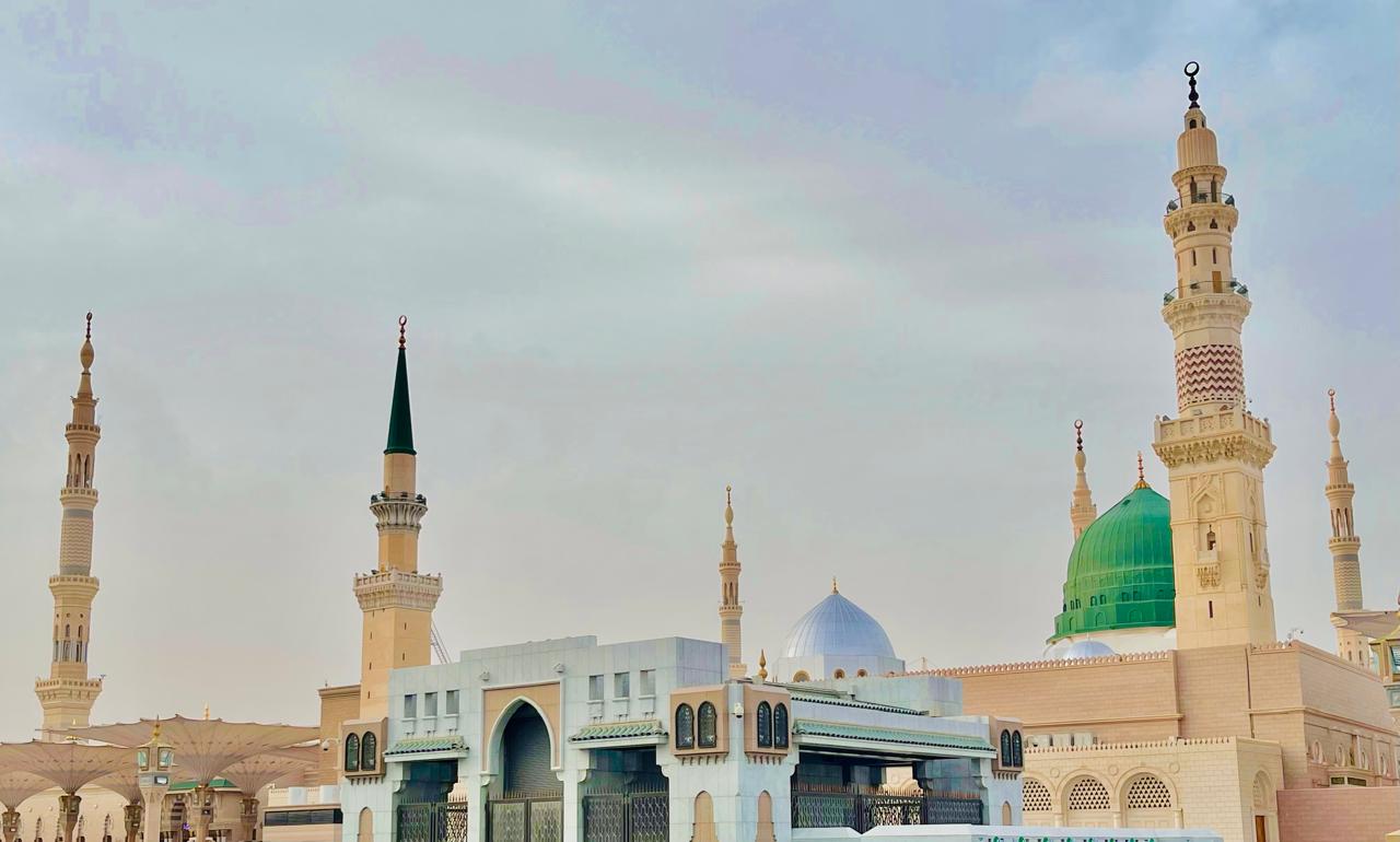 Today’s Prayer Times in Madina: Accurate Namaz Timings 2025